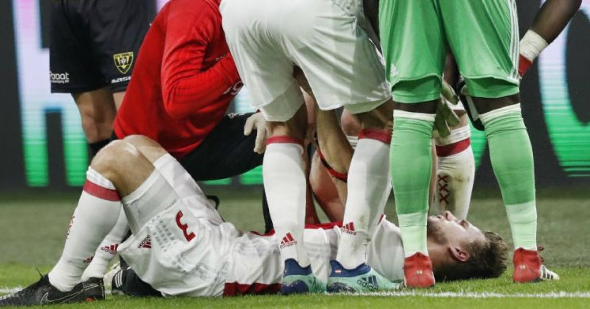 'Geen ideale situatie' voor Veltman: 'Onderaan de ladder bij Ajax ...