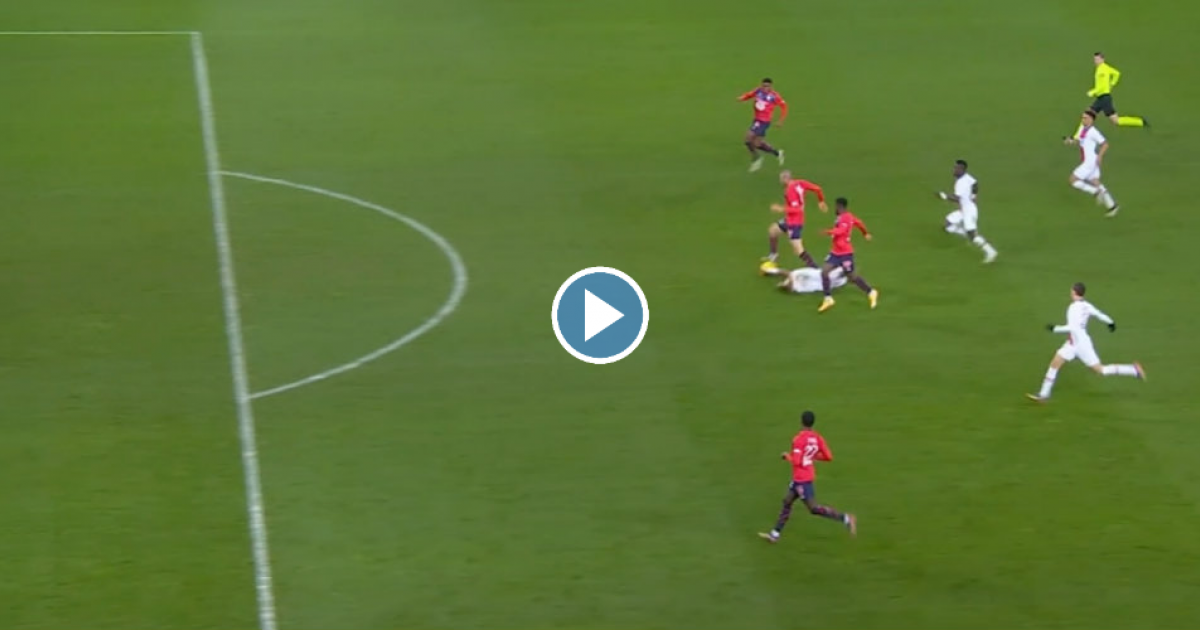 Tot in de perfectie: Kimpembe (PSG) voorkomt met miraculeuze tackle ...