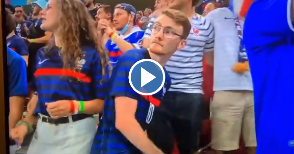 Franse fan stopt abrupt met trommelen na Zwitserse treffer en gaat ...