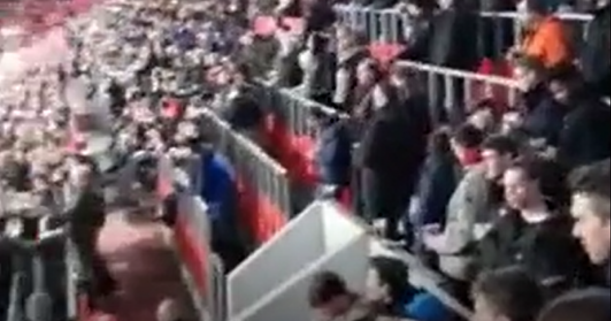 'Daar werkt een hele vieze man': fans van PSV komen met eerste Overmars ...