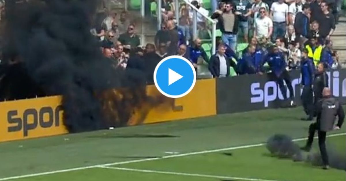 De beelden: zwarte rook in Euroborg, FC Groningen - Ajax definitief gestaakt - Voetbalprimeur