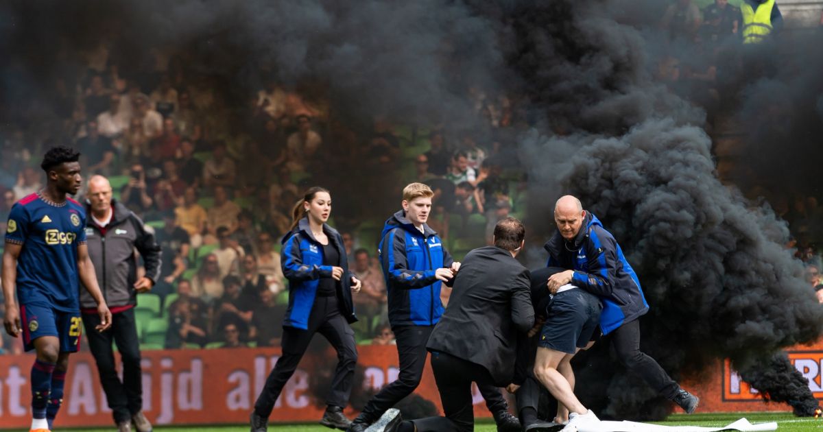 KNVB deelt zinloze straf uit aan FC Groningen na gestaakt duel met Ajax - Voetbalprimeur
