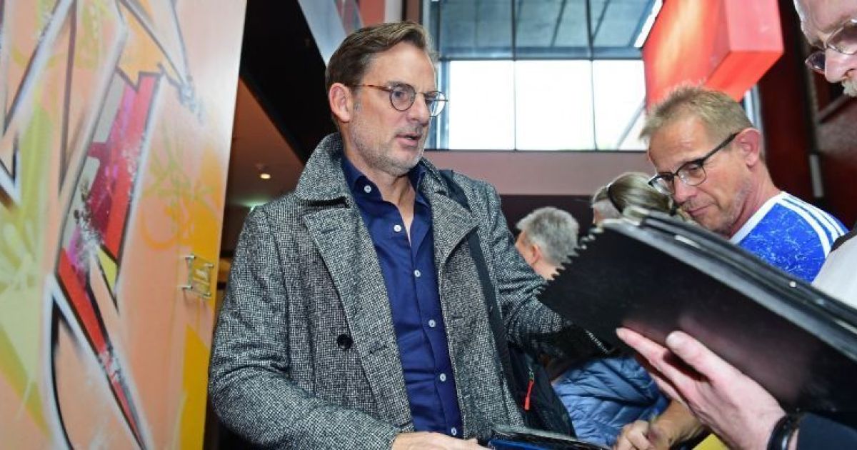 De Boer is mentor van vijf toptalenten bij Ajax: 'Ik vind hem een heel ...