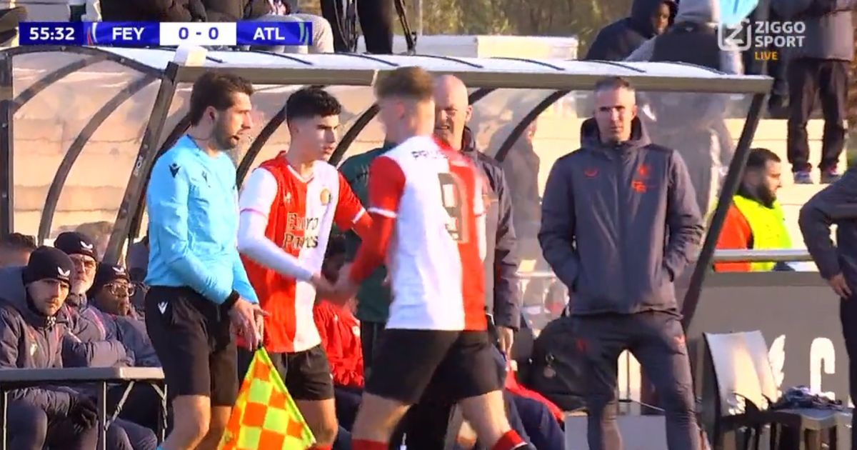 Robin van Persie brengt zoon Shaqueel in Youth League-duel Feyenoord ...